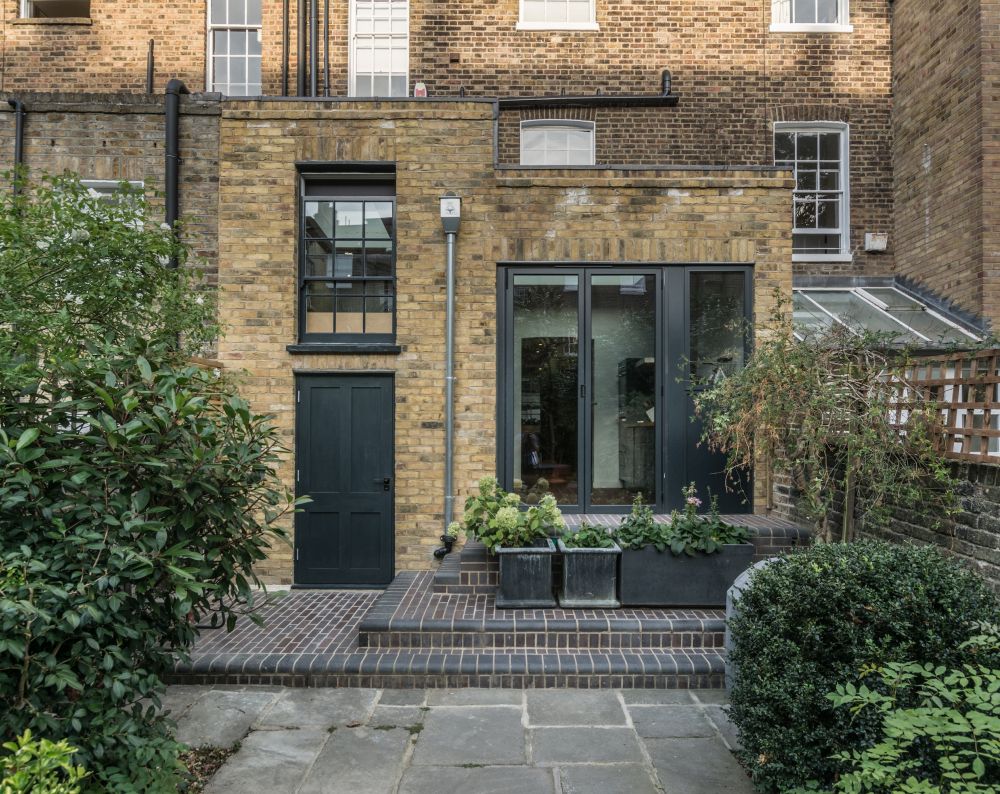 Step House - Manalo & White Architects